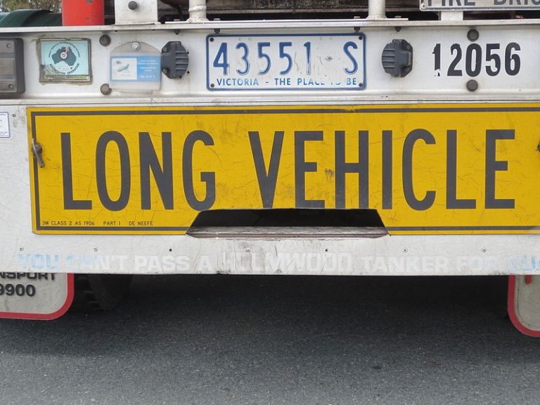 A guide to vehicle conspicuity markings - Tradeizze